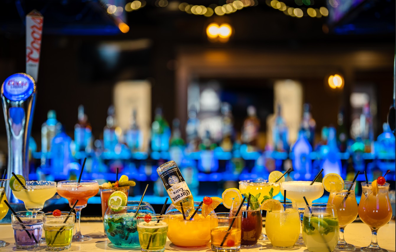 CLOUD NINE - BAR & GRILL
